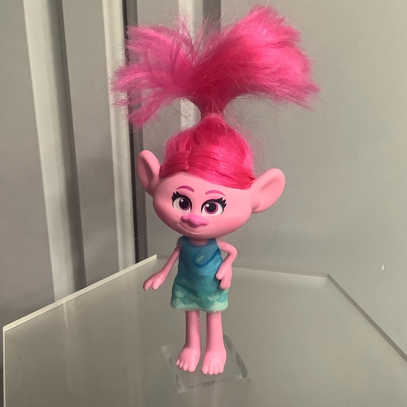Dreamworks | Toys | Hasbro Dreamworks Trolls Pink Poppy Doll | Poshmark